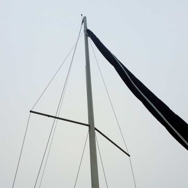 Rig Cleaning - Just Marine | Your Independent Harbor 20 Specialist